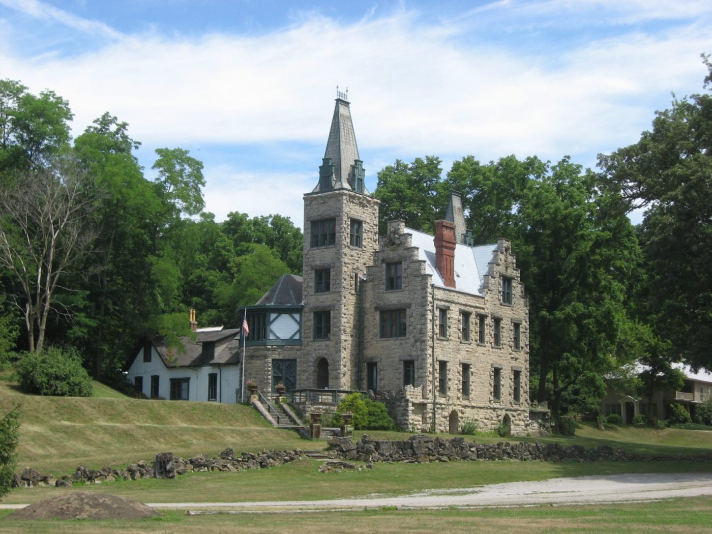 14 Real Castles Right Here In Ohio (Many Of Which You Can Visit)