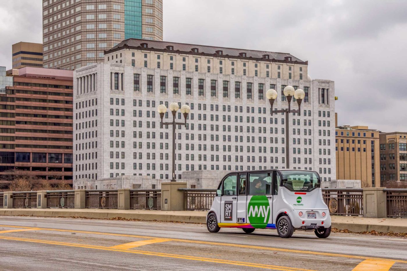 Riding On The New Self-Driving Shuttle Is Low Key The Coolest Thing In ...