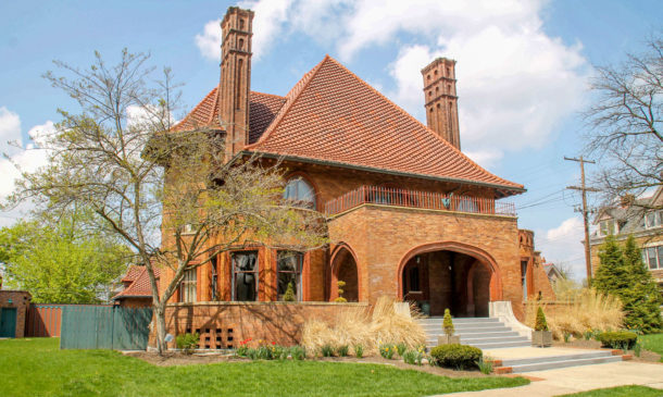 The BoHo Box Hop Is The Latest Container Airbnb In Hocking Hills And It ...