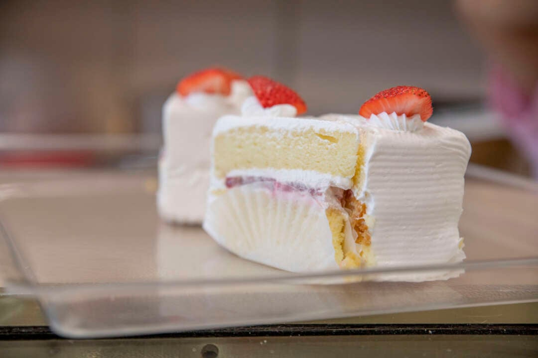 The Most Delicious Strawberry Cake In The World Is Right Here In Columbus