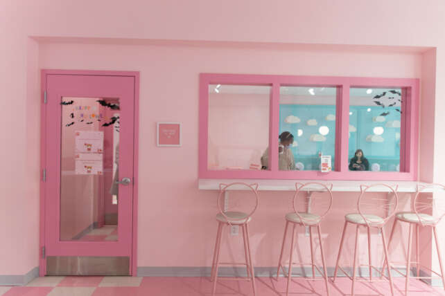 This Bright And Bubbly Cat Cafe Is A Great Place To Forget Your Worries