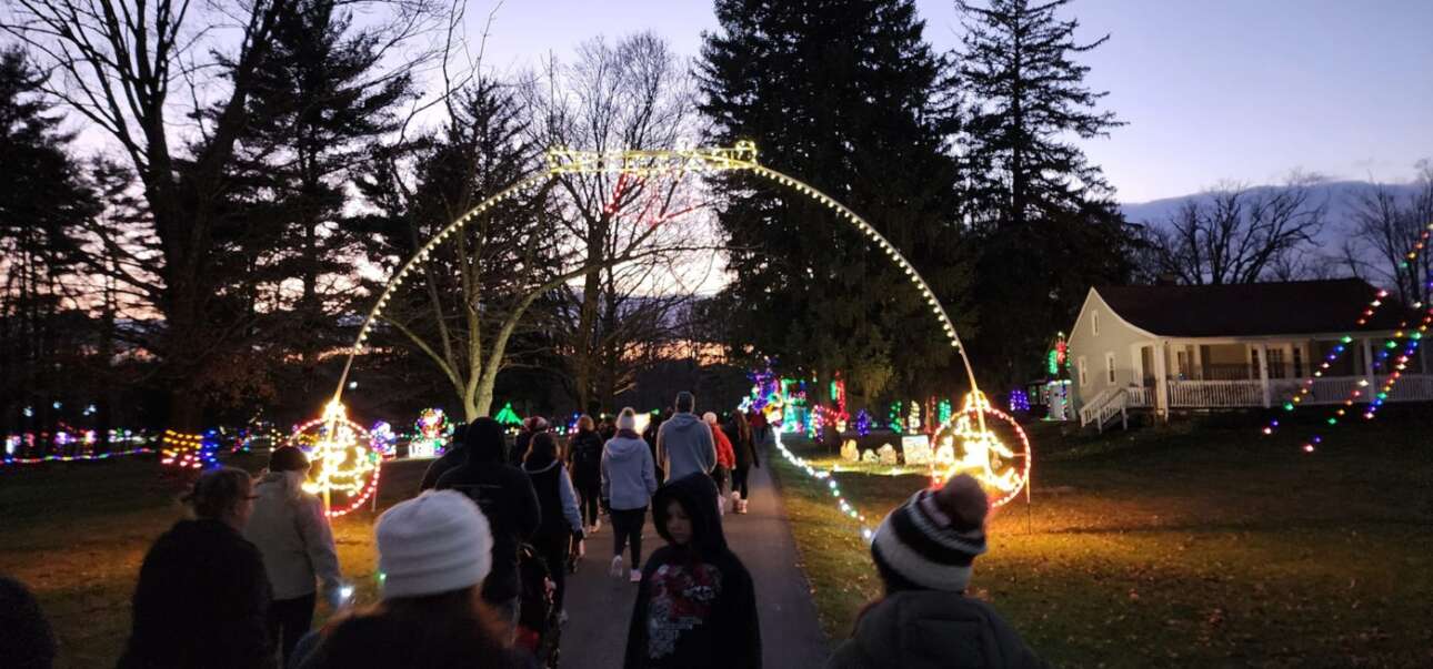 10 Unique Holiday Experiences Around Ohio